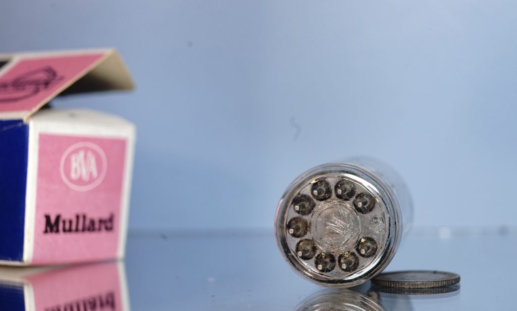 ECC83 Mullard Blackburn, f91 / mC1, square getter, long plates (Jan ...